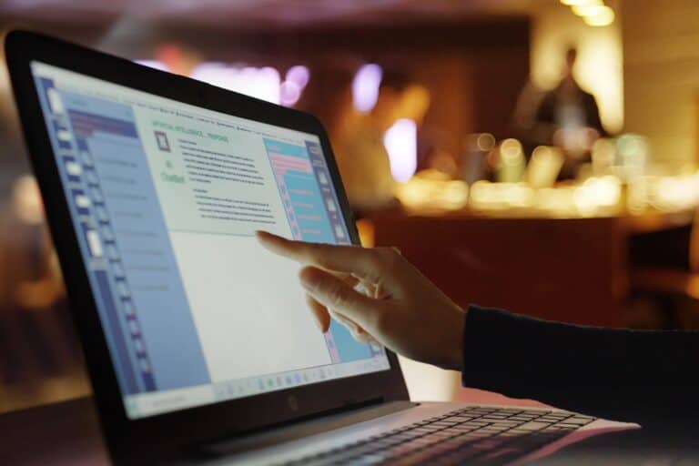 Wat zijn homoniemen? 50+ voorbeelden & hoe ze te gebruiken