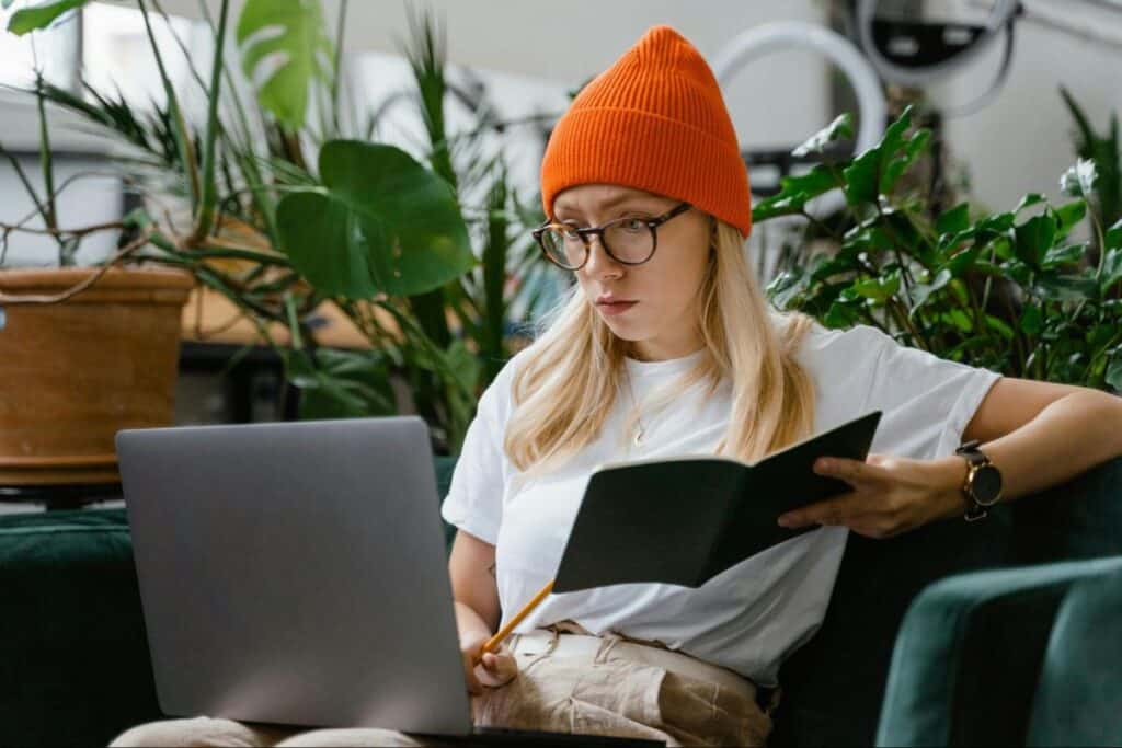 How Plagiarism Checkers Work: Key Features and Benefits