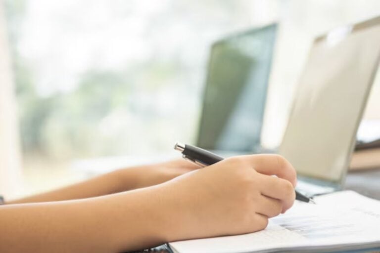 How Many Words in a Paragraph? Tips, Tools & Best Practices