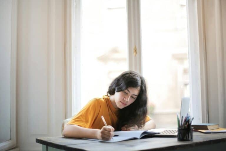 How to Start a Narrative Essay (With Examples)