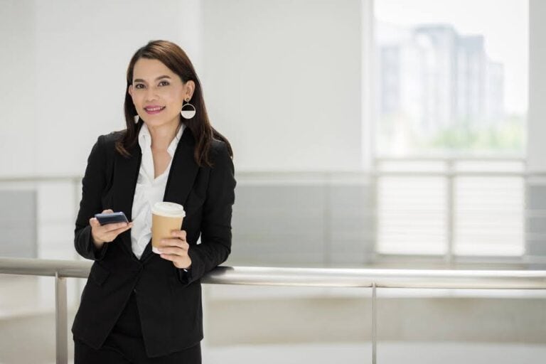 What Is Business Professional Attire? (With Examples)